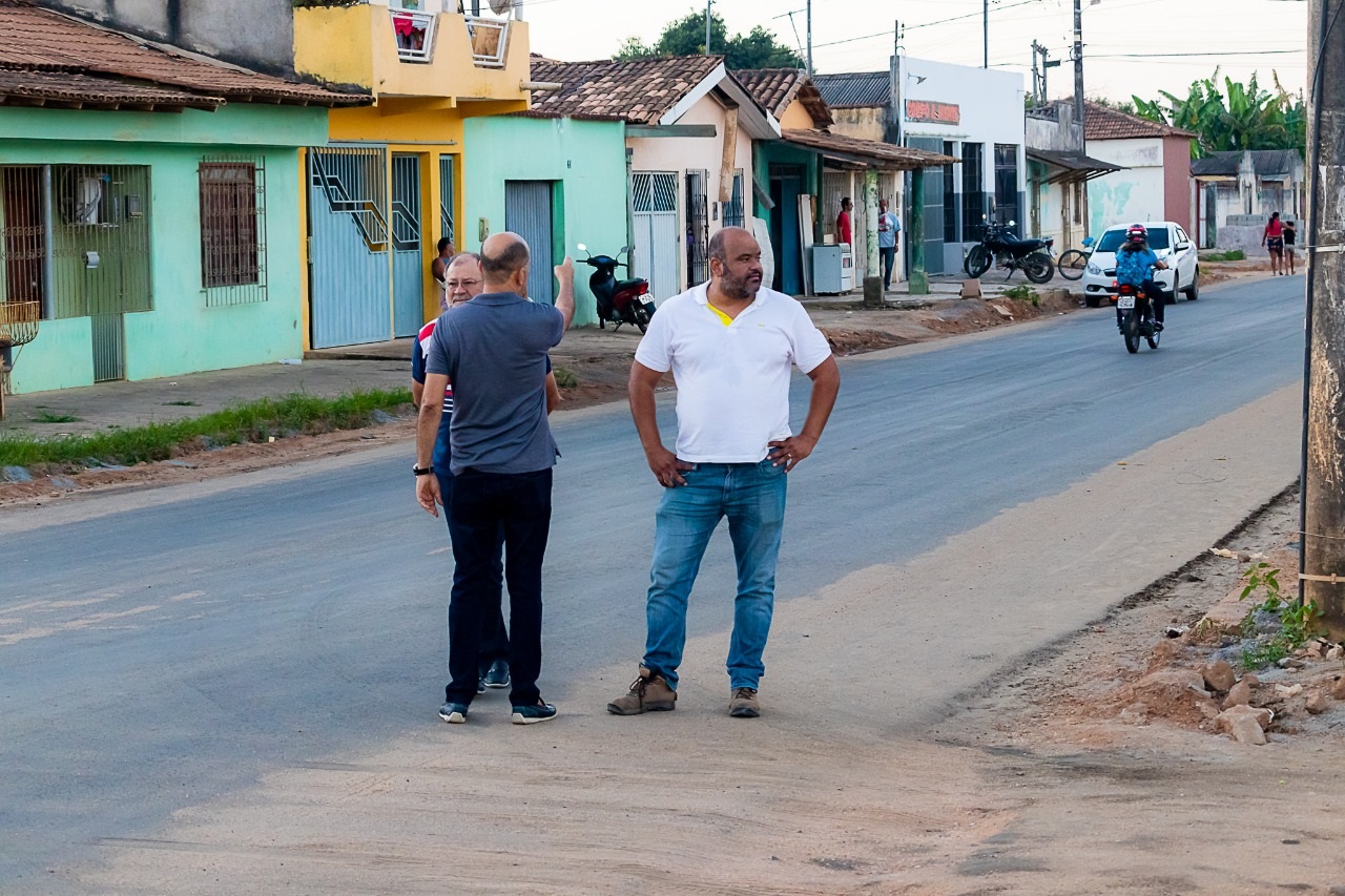 Prefeito Robério visita pavimentações do Dinah Borges e Pequi ...