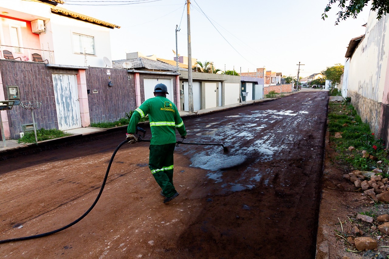 Prefeito Robério visita pavimentações do Dinah Borges e Pequi ...